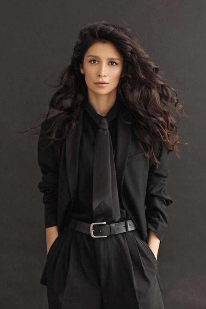 Ladies, Here Are 20 Stylish Ways to Rock a Tie!