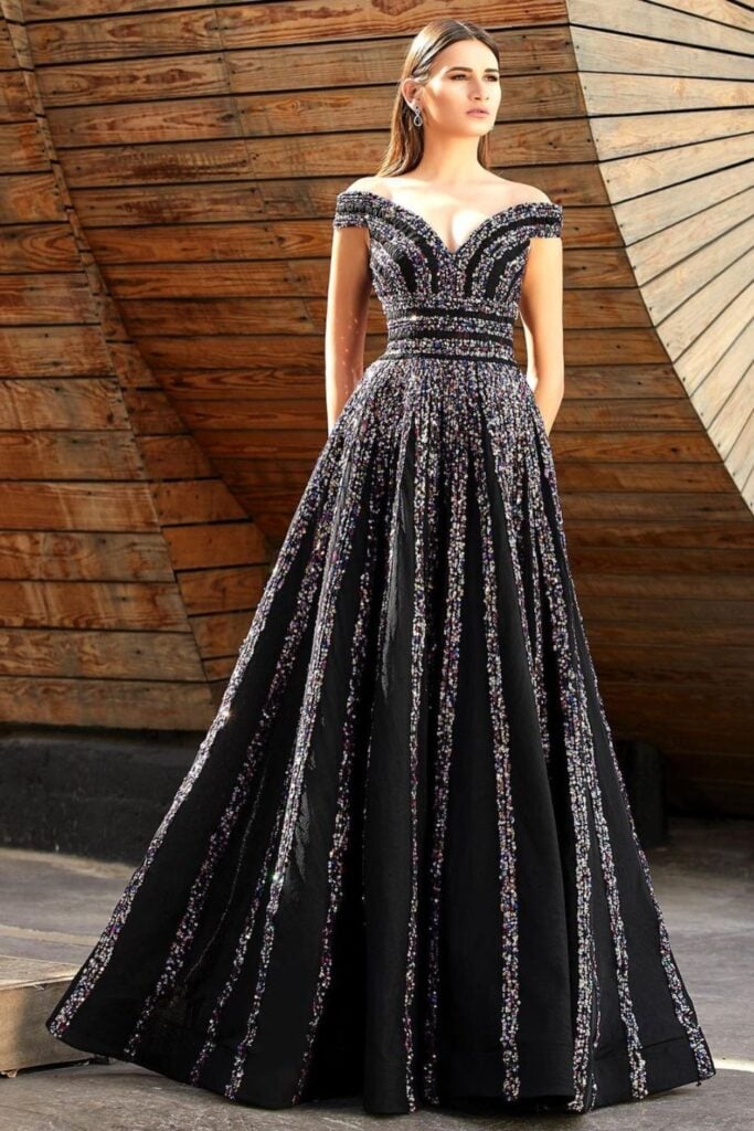 16 Stunning Black & Silver Dress Ideas