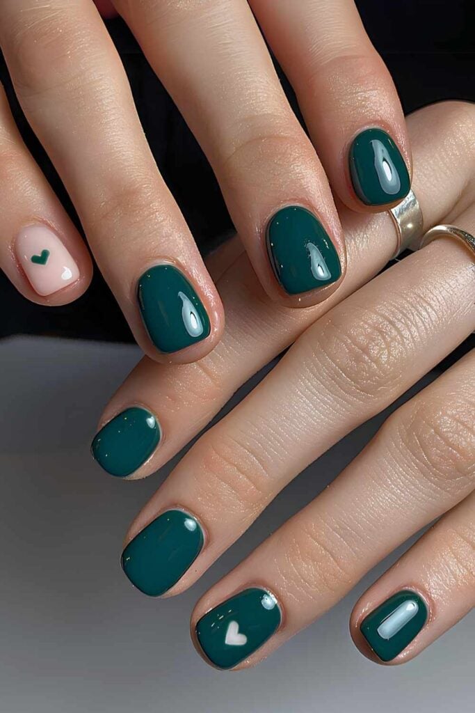 25 Gorgeous Green Winter Nails You Can’t Miss This Season