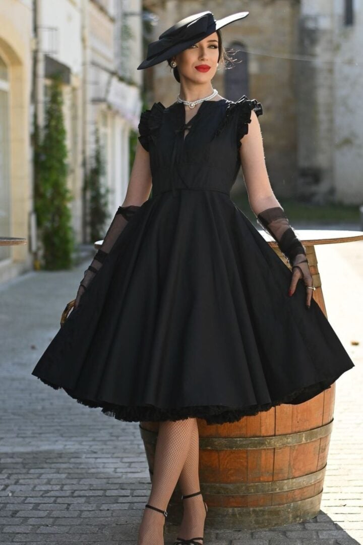 Relive the Golden Era with These 25 Retro Glam Dress Ideas