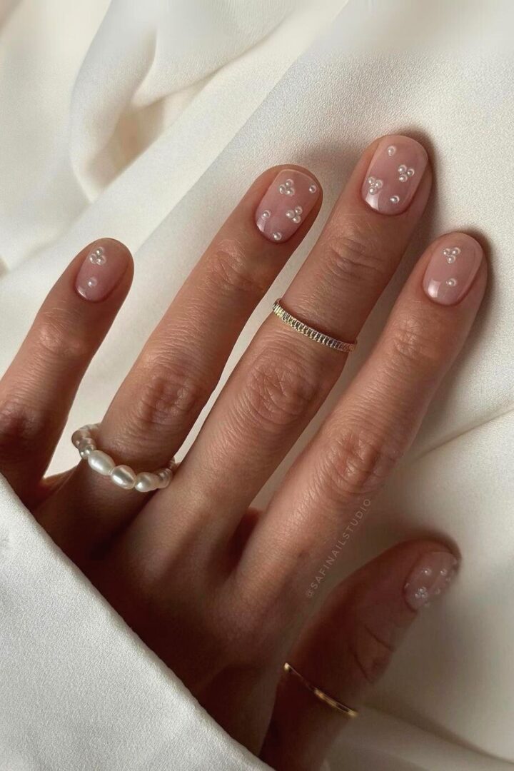 26 Pearl Nail Designs You Need to Try for Major Glam