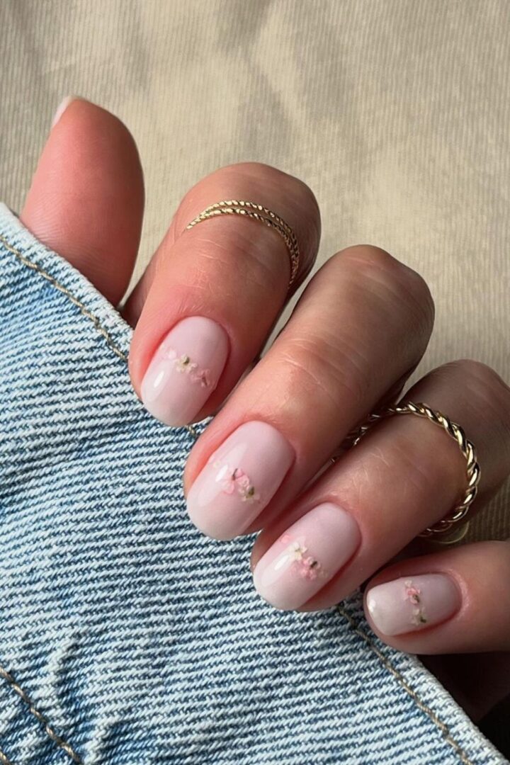 30 Modern Neutral Nails to Keep Your Summer Look on Point