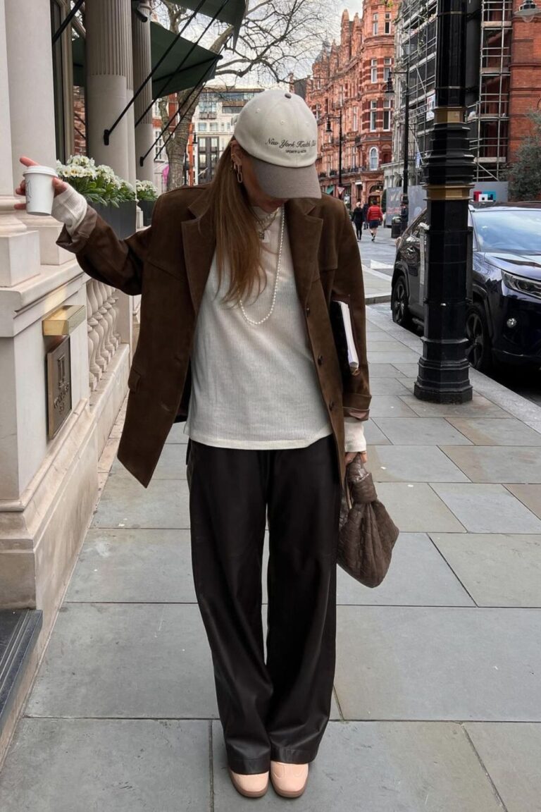 Warm Up Your Fall Style with These 30 Brown Outfit Ideas
