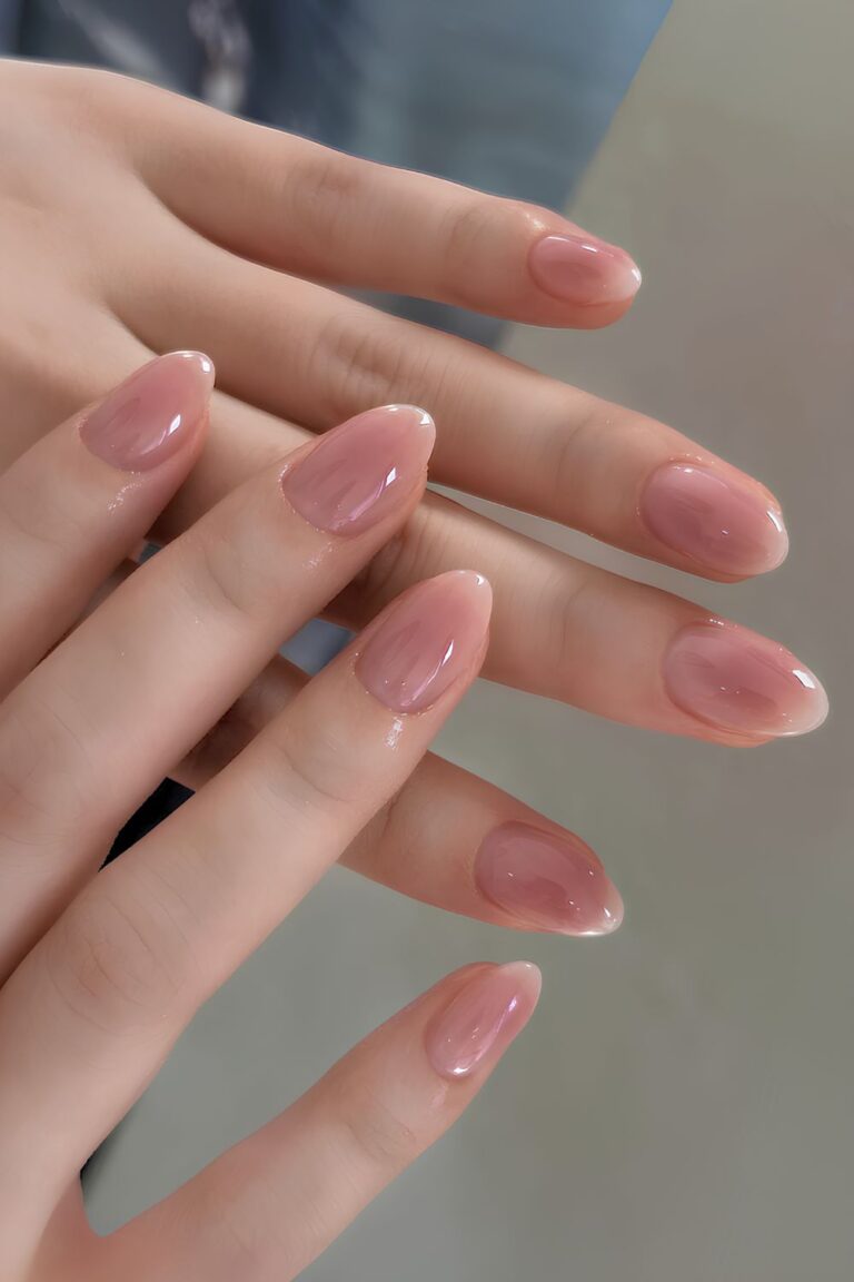 Blush-Effect Nails: Your Crash Course in the “Cheek” Mani