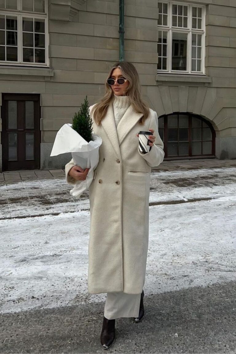 33 Iconic Winter Outfits to Own the Frosty Season