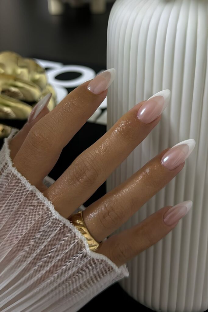25 Stunning White Chrome Nail Looks to Copy ASAP