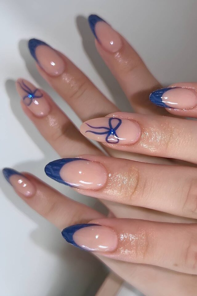 30 Blue Christmas Nail Ideas to Keep It Frosty and Festive in 2025