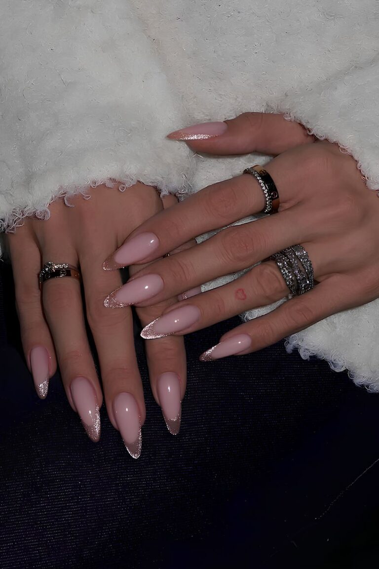 20 Glitter French Tip Nail Ideas You’ll Want to Screenshot