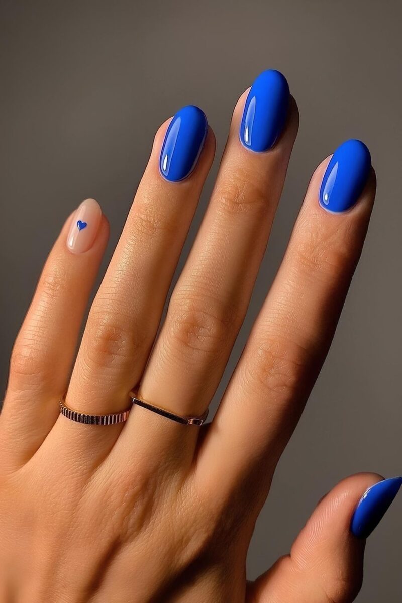 20 Royal Blue Nail Ideas for a Bold and Chic Mani Upgrade