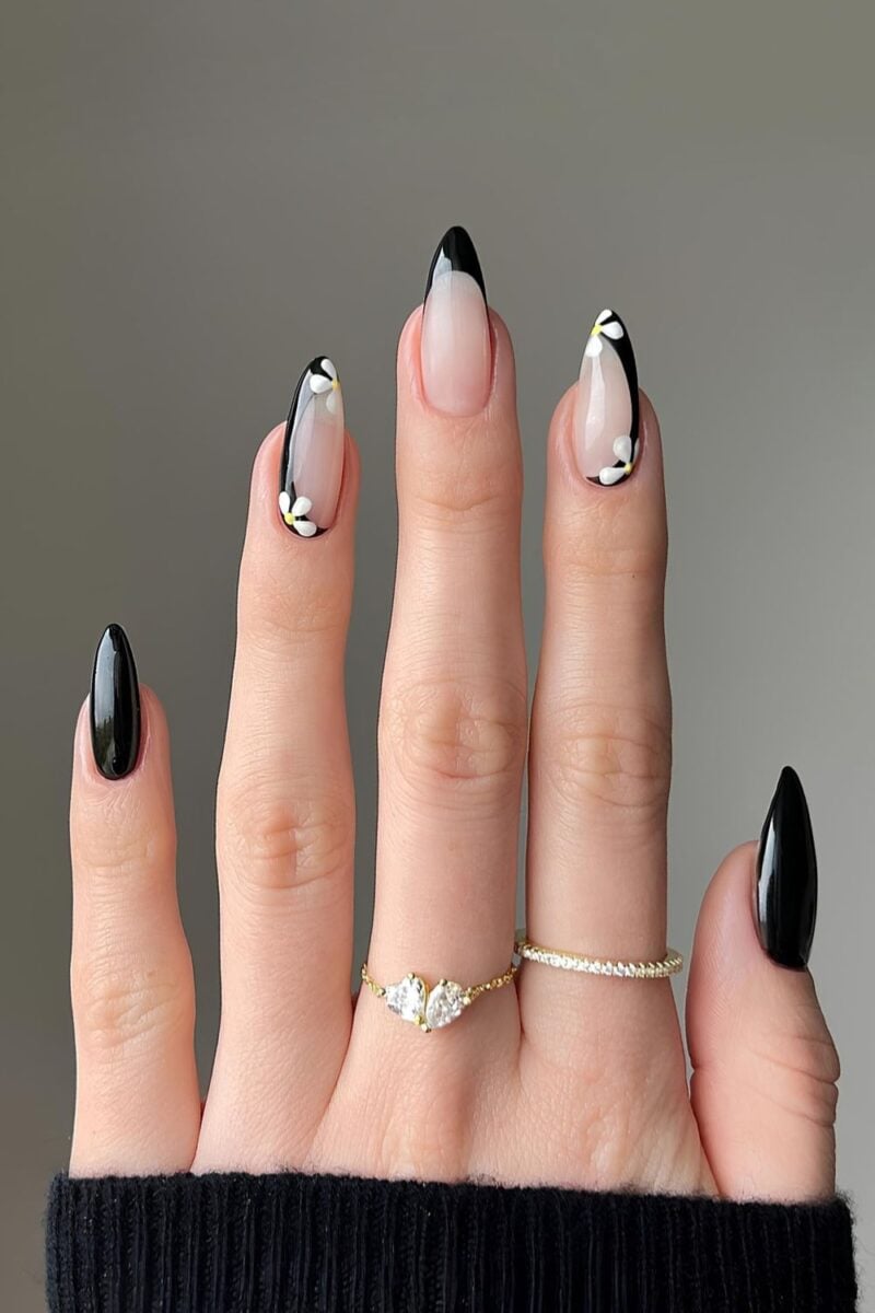 35 Daisy Nail Designs for the Prettiest Floral Mani Ever