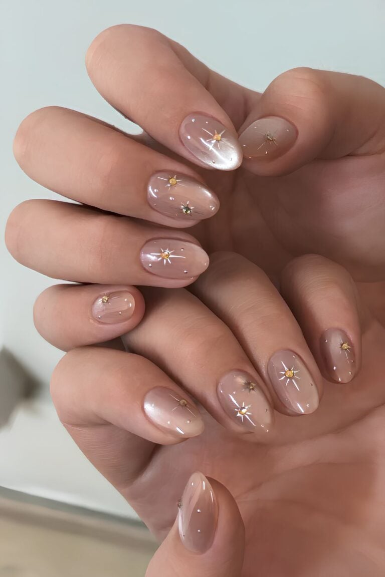Your Cat-Eye Nail Cheat Sheet: Shades, Moods & Accents