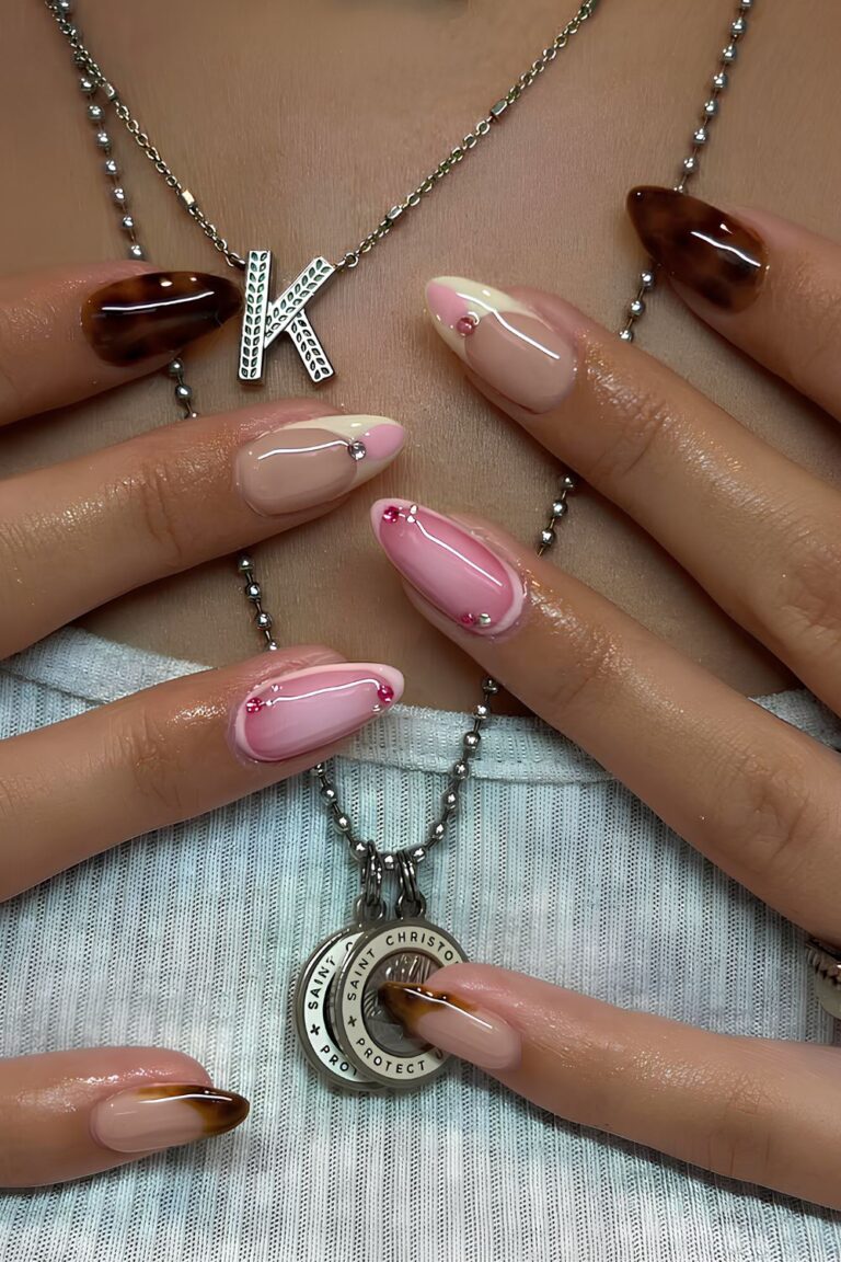 Your 2025 Guide to Tortoise Shell Nails: Combos, Accents & More
