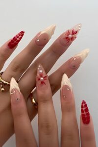 30 Gorgeous 3D Floral Nail Designs You’ll Want to Show Off ASAP