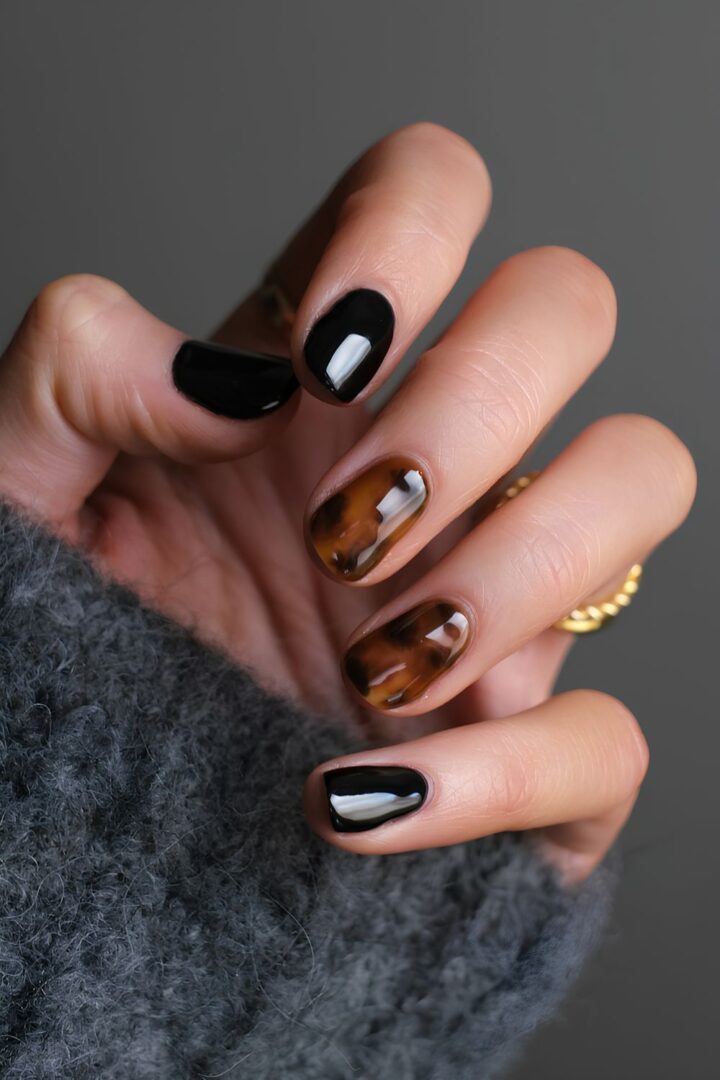 Your 2026 Guide to Tortoise Shell Nails: Combos, Accents & More